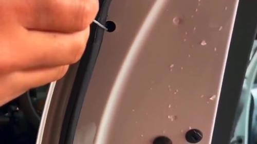 原来汽车门把手,是这样拆掉的,一根铁丝就搞定了