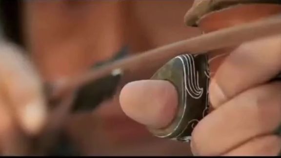 真正的弓箭高手,扳指都是瞄准器,成龙被他一箭射穿双腿!厉害!