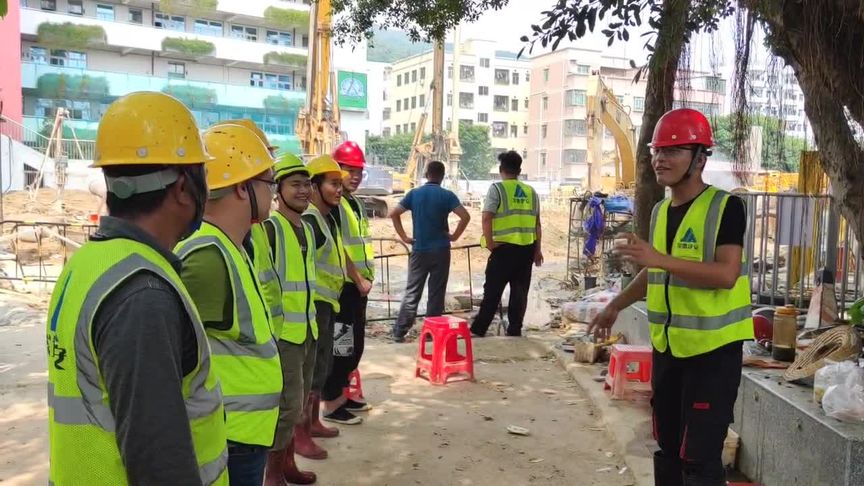 目前见过最年轻的管理!#记录工地生活 #施工现场 #工程建设