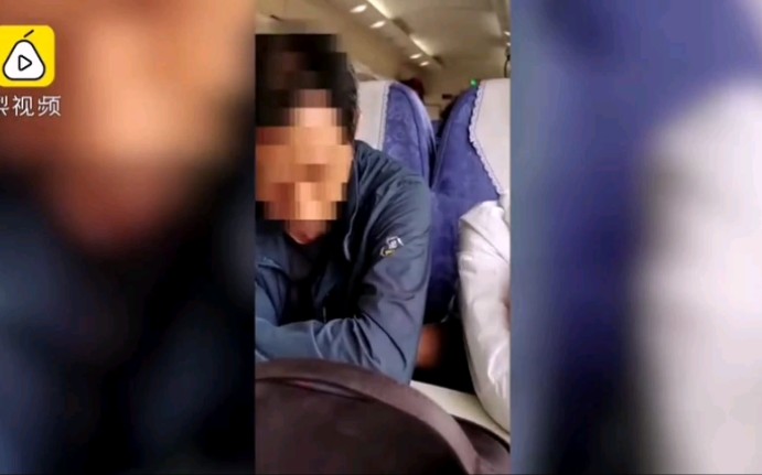 猥琐男列车上猥亵女学生还不承认 对座乘客机智拍下全过程