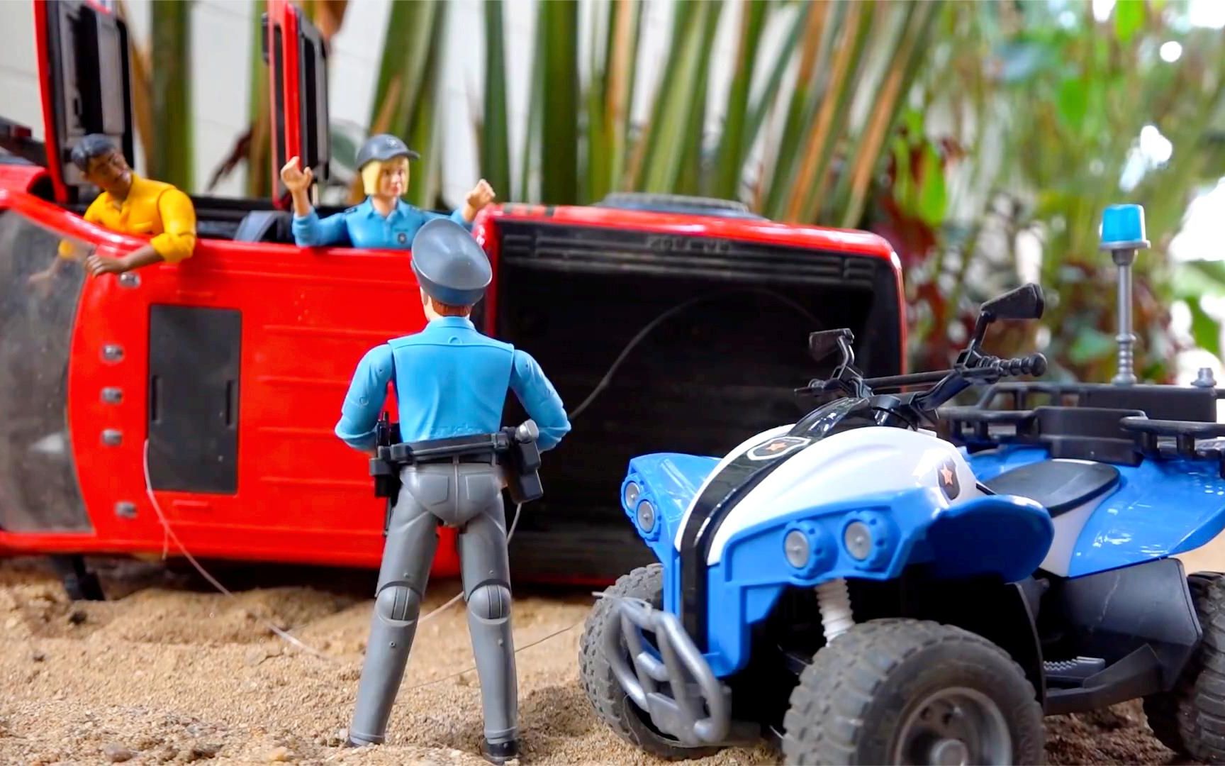 儿童动画片大全 工程车玩具 皮卡车在救援警车的路上发生侧翻.