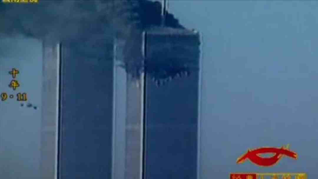 9.11现场直播!飞机撞向美国世贸大楼,摄像机记录完整撞击过程