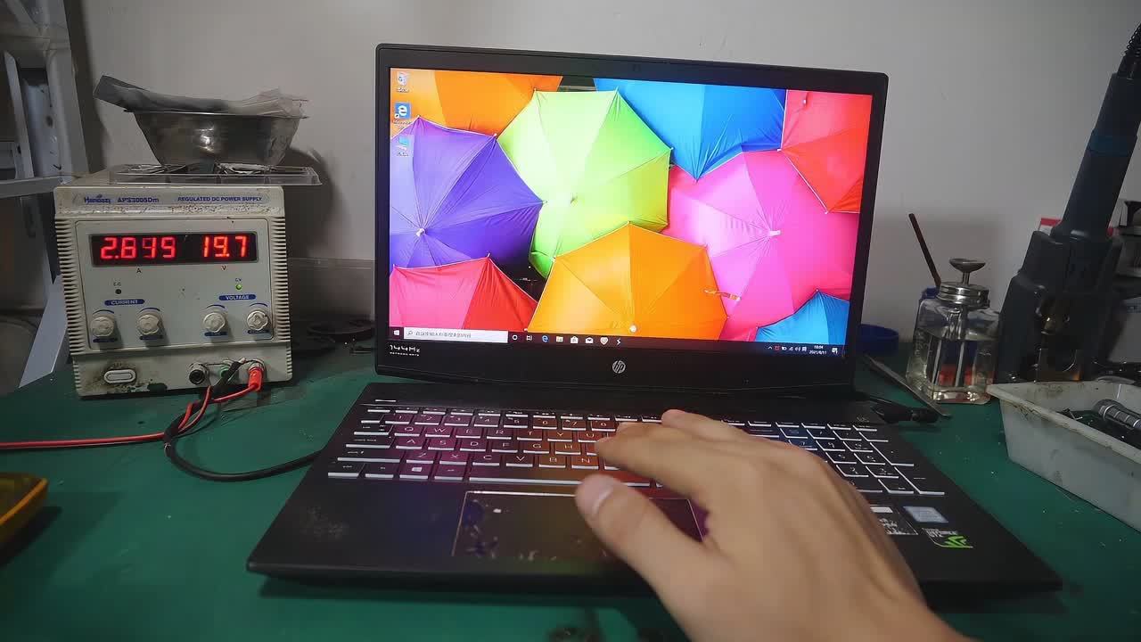 某修电脑同行要向我取经,特意挑了一台他修不好的机器来考验我