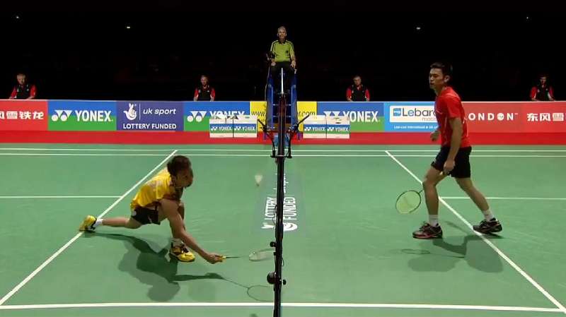 羽毛球还能这样玩,林丹vs李宗伟,这一拍让解说都惊讶了