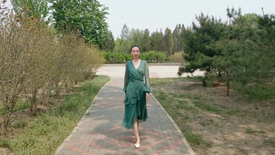 模特步态,您也可以像模特一样走出最自信的步伐