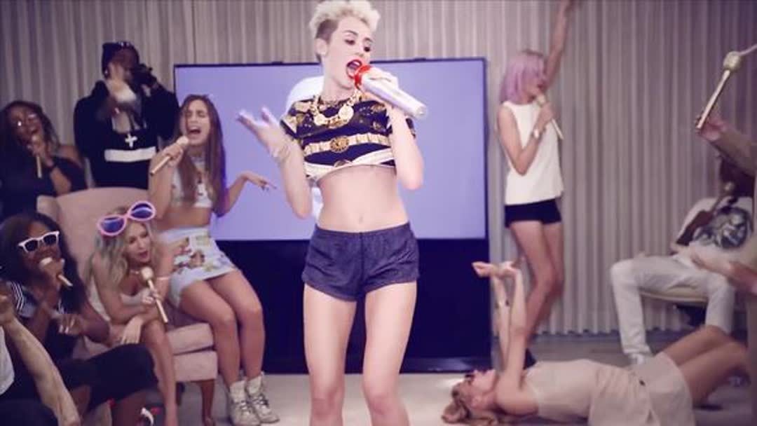 终于找到这首唱"嘀嗒嘀嗒嘀"的歌,旋律太魔性,抖腿停不下来