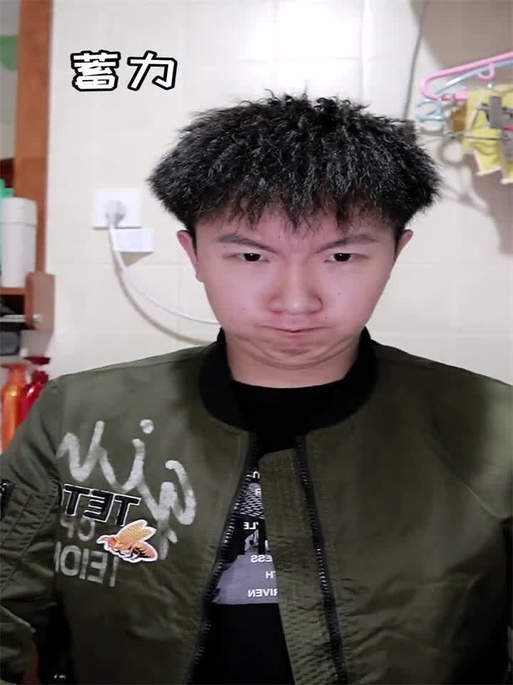 作者利用抽象的手法表达出五谷的轮回