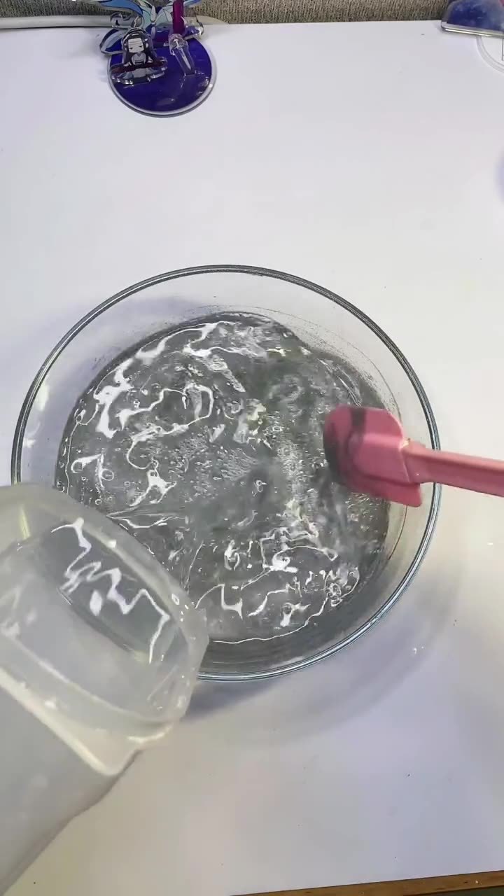 学生时代的升旗仪式也见证了很多干净的喜欢。