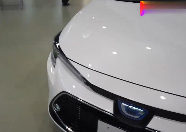 新车鉴赏,实拍丰田卡罗拉混动版,感觉如何?