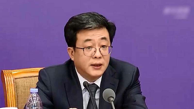 发改委:目前还达不到口罩要多少有多少 普通人不必做口罩“土豪”