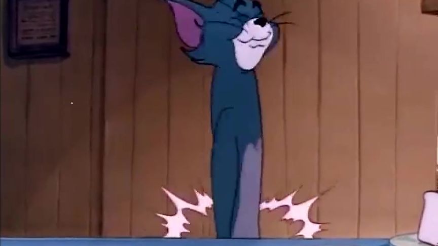猫和老鼠经典片段,主人研究卖掉狗还是猫,不小心被汤姆听到!