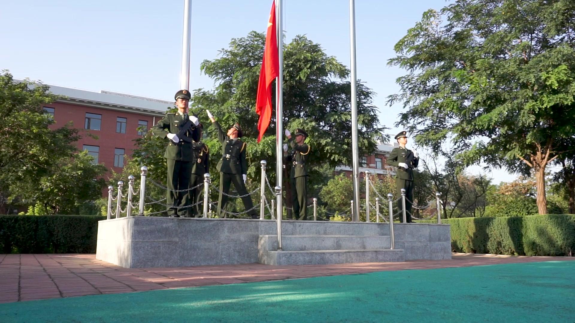 Vlog:“同升国旗,共唱国歌”升旗活动