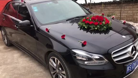 世人慌慌张张,不过图碎银几两,偏这碎银几两,能解万种惆怅