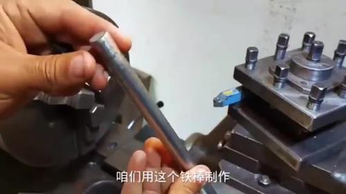 自己研制冲击钻,使用非常不错,可以在混凝土打孔。