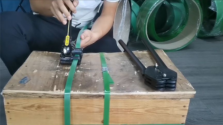 静音无棘轮手动塑钢打包机操作视频