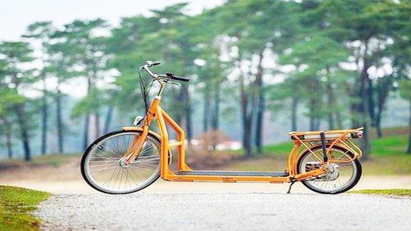 迪拜土豪都在用的电动车,不用充电,“走两步”就自动发电