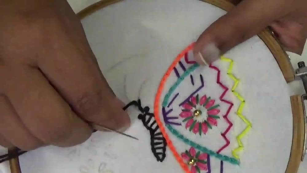 手工刺绣:梦幻蝴蝶设计图案刺绣,非常简单适合初学者!