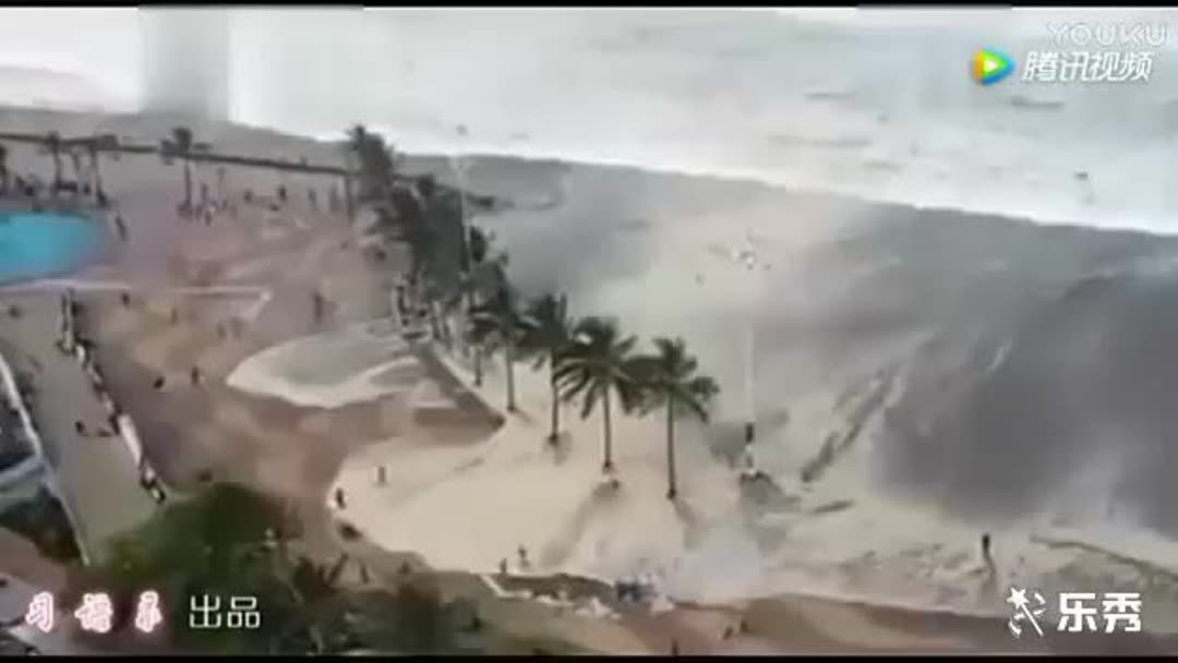 记录2011年日本海啸监控视频现场震撼