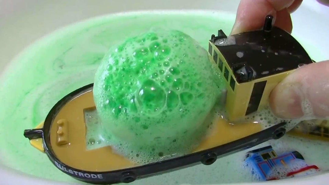 托马斯小轮船?!托马斯小火车水盆畅游记