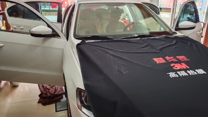 13年大众朗逸全车贴高隔热美帕膜质保五年,专用保速捷行车记录仪