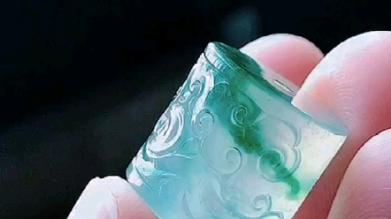 翡翠仿古桶珠,仿古纹饰雕刻,古风古色,纹路精美!