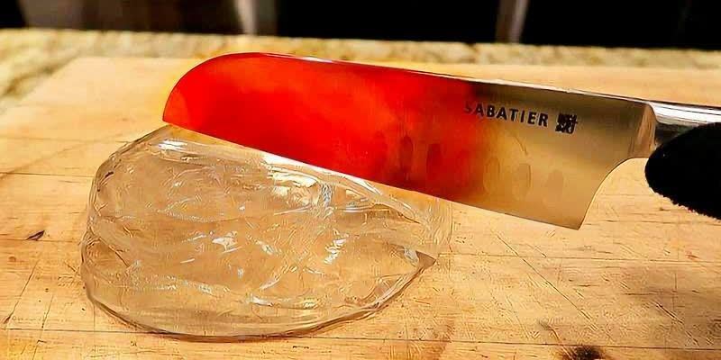 用1000°C的水果刀去切液体玻璃,会发生什么?画面看着太舒适!