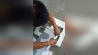 立式消毒柜更换下门内外玻璃第二步