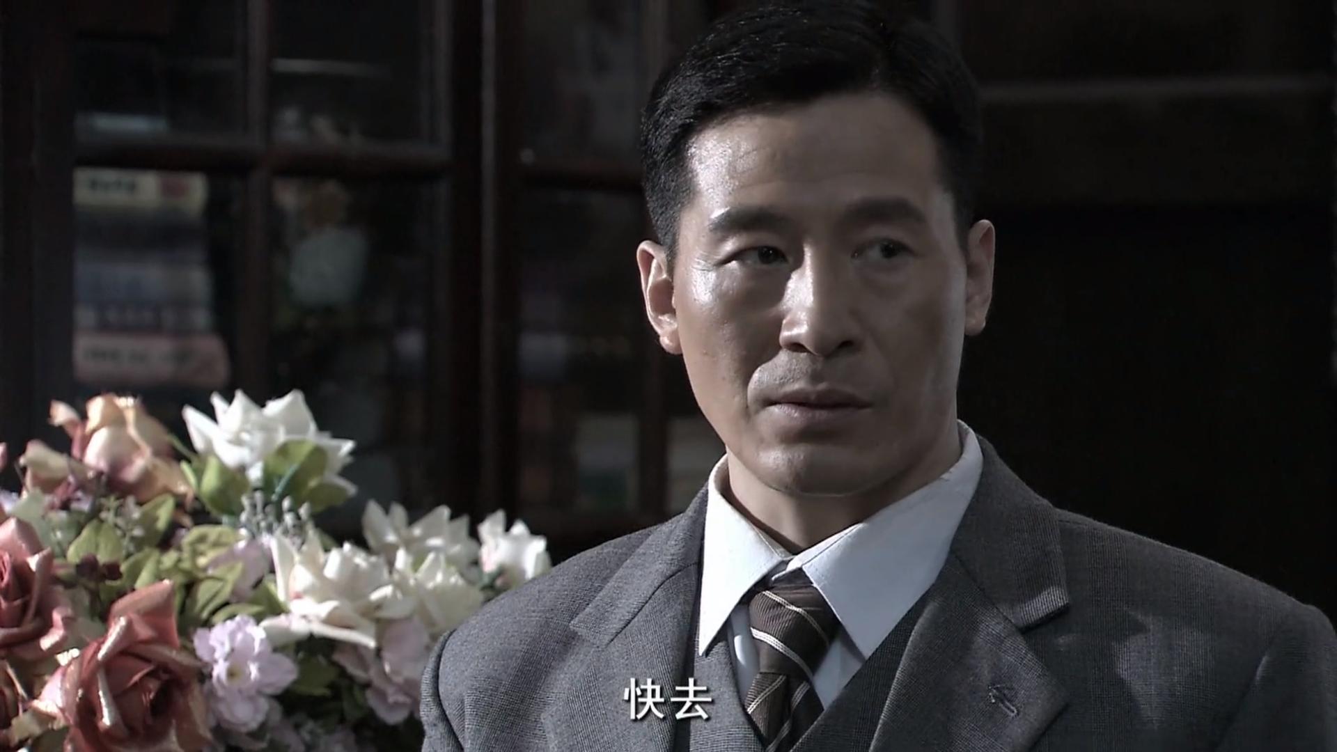 毒刺:领导不听对方解释,执意将其捆绑,命令手下带走处置