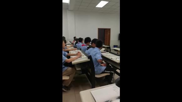 如何评价这种课堂教学?