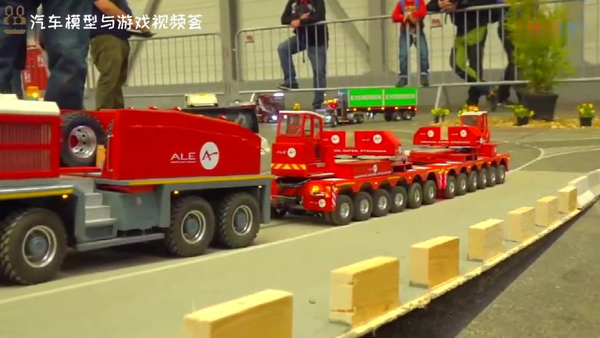 RC遥控斯堪尼亚半挂卡车进行大件运输,五位数的模型就是不一样