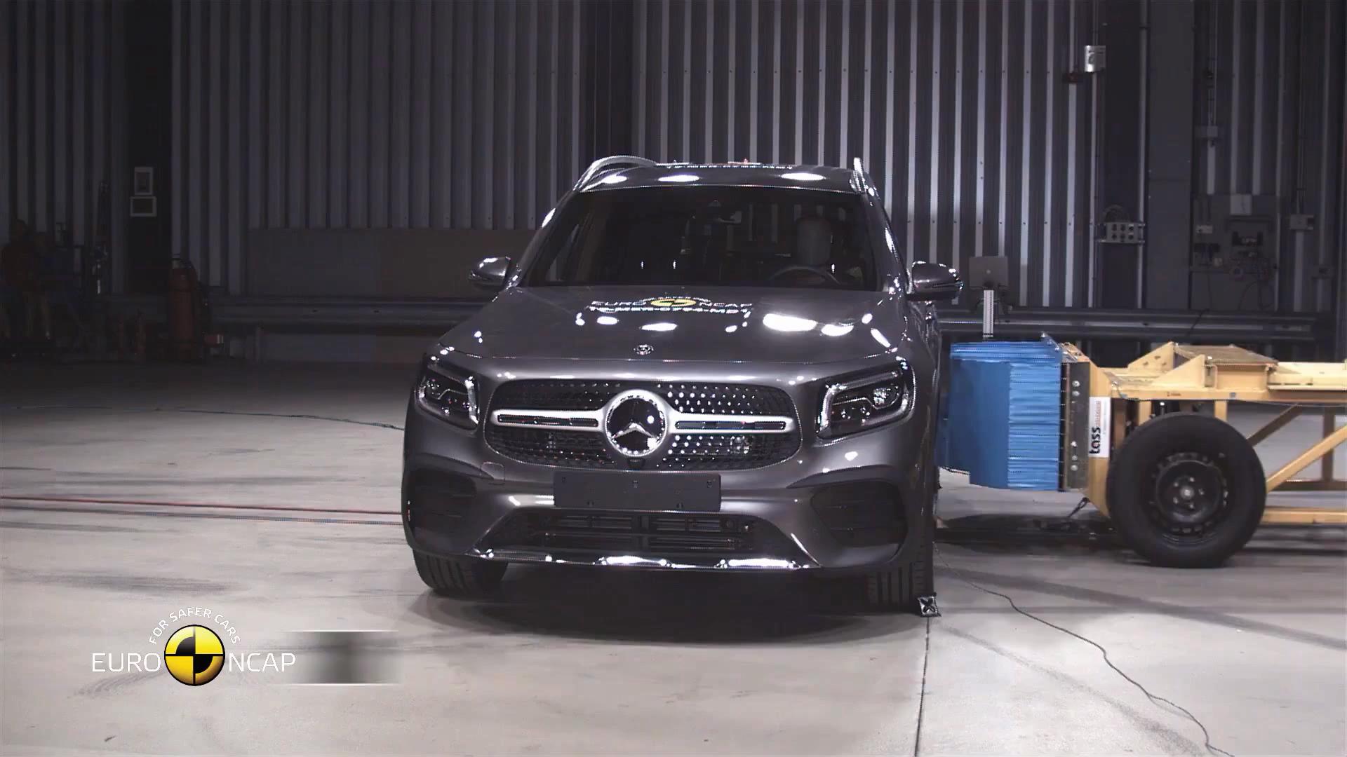 即将国内上市的奔驰GLB结不结实?看完最新碰撞测试后就知道了