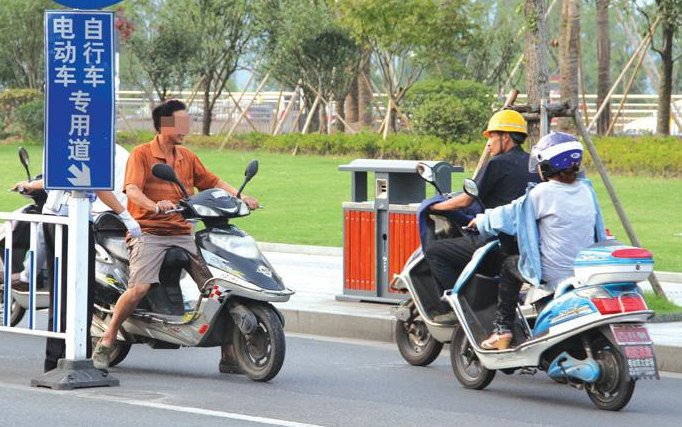 【交通安全】非机动车道里不文明行为