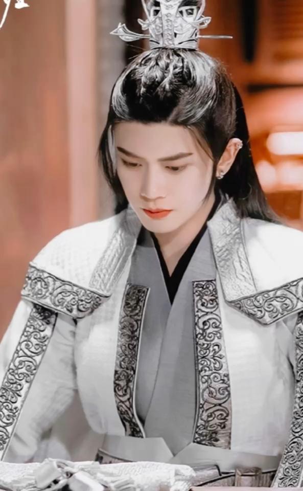 #任嘉伦# #迪丽热巴# 世人皆懂云禾,可为何没人懂长意@今日头条