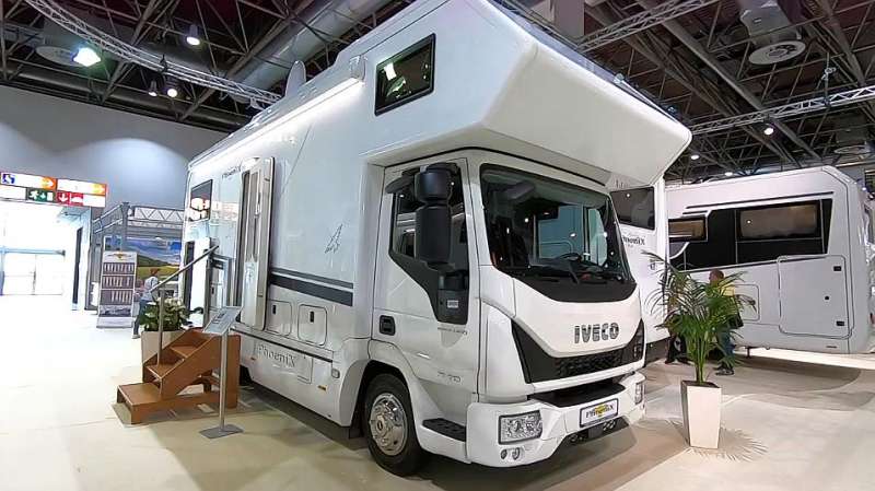 2019款依维柯大型房车,有客厅有厨房,还有大床,简直太舒适了!