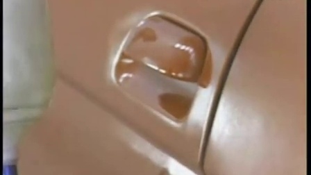 汽车美容教程:喷漆中喷枪的移动 汽车美容视频