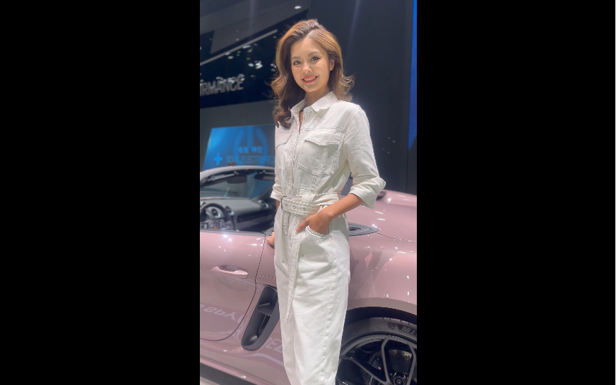 2021广州国际汽车展保时捷展台车模视频集锦