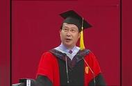 北大最短毕业致辞,不到4分钟演讲9次被掌声打断!