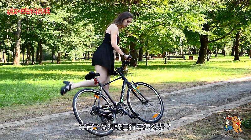 “教科书式”示范!俄罗斯女孩展示骑自行车的正确姿势,来学吧!