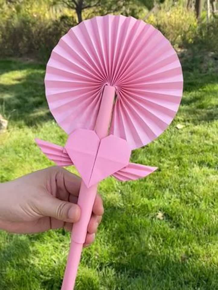 六一儿童节送他一个漂亮的魔法棒吧,孩子收到开心的不得了折纸