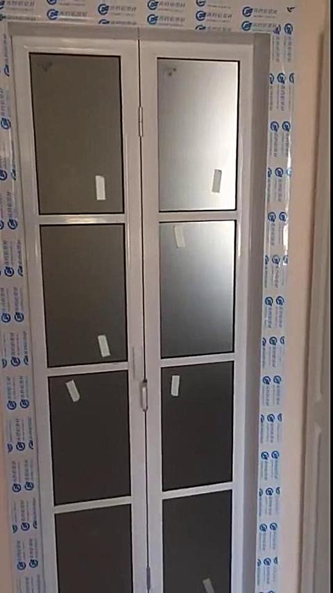 腾轩卫生间折叠门安装效果