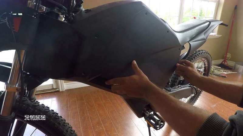 牛人尝试把自行车改成电动车,看看最后效果如何
