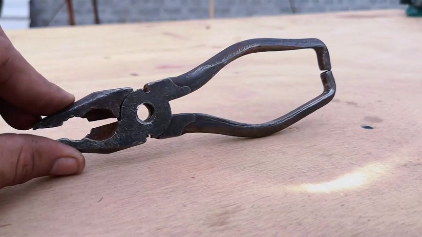 旧钳子改造的轴承拉拔器