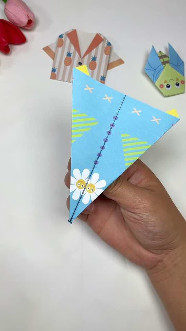 简单好玩的纸飞机,小朋友动手就可以折,锻炼孩子的动手能力,还能远离...