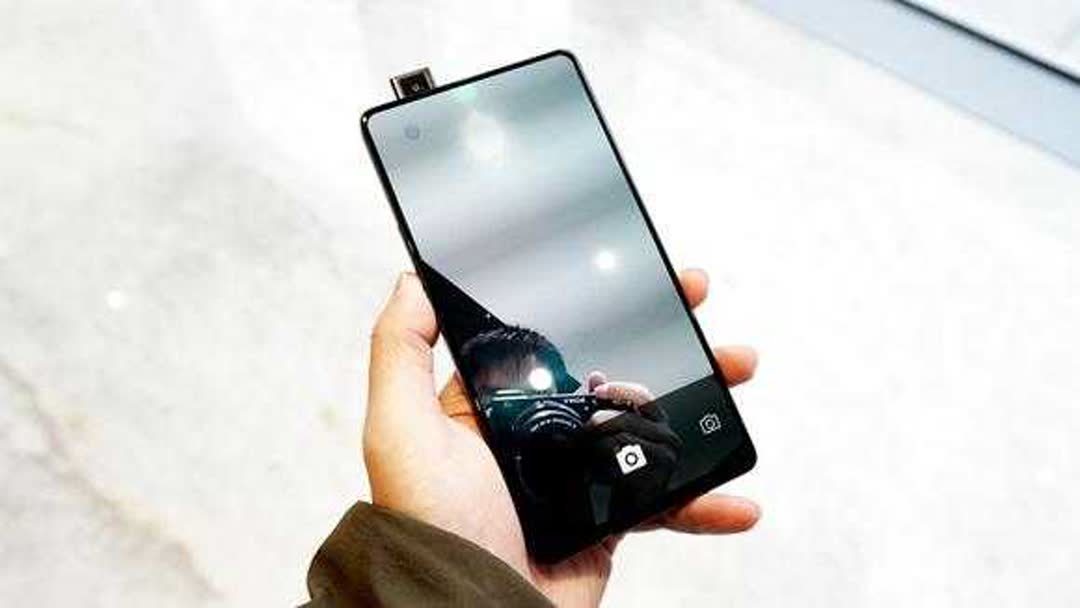 vivo APEX概念机上手试玩:这是手机工业设计的未来?