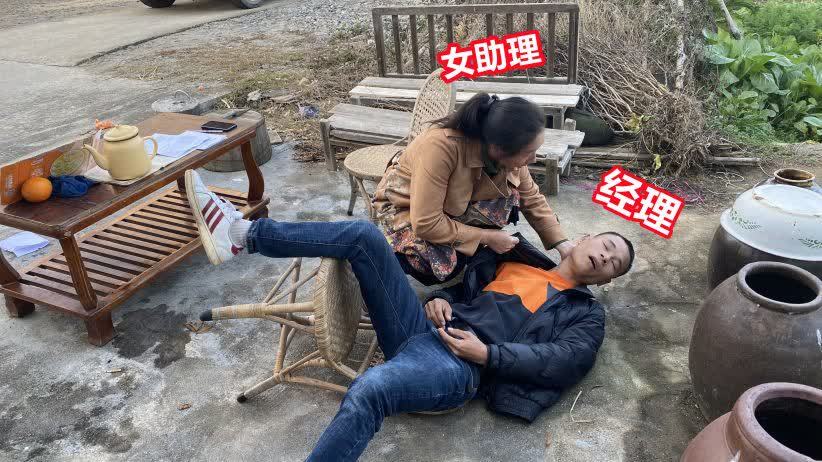 公司招工面试,大叔回答了三个问题,直接把经理气晕倒地,看看吧