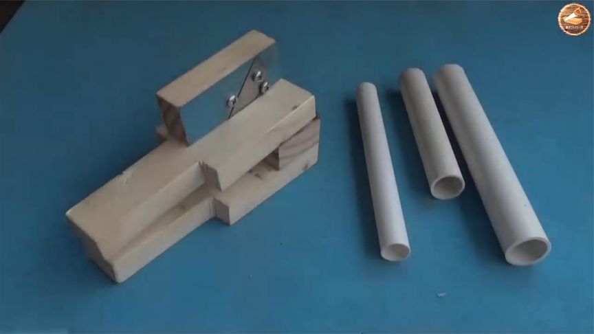 简单的自制 PVC 切管器!有用的发明 聪明的DIY想法 有用的工具