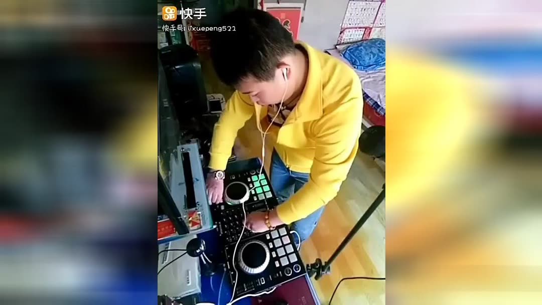 试试声卡效果怎么样,乐器接声卡声卡接手机直播…觉得效果不错,