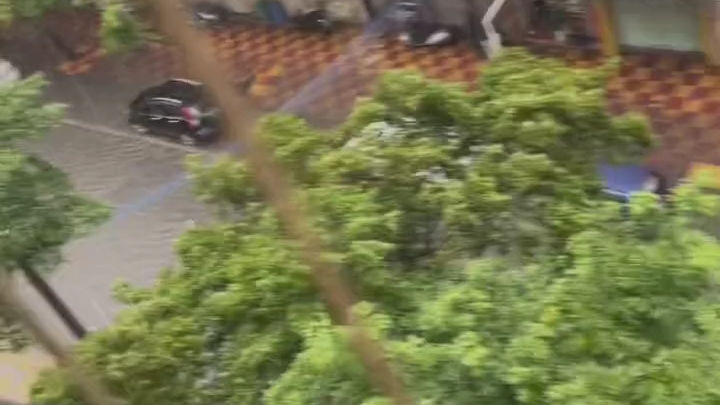 ...哈%广东暴雨 %遥控船 rc模型 暴雨 我的城市下雨了 下雨天可以这样玩