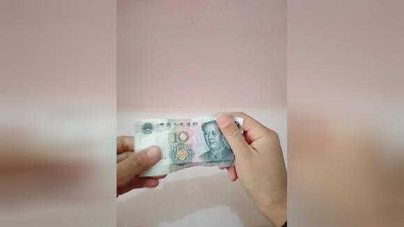这都行吗?用钱折成一个戒指,简直炫酷