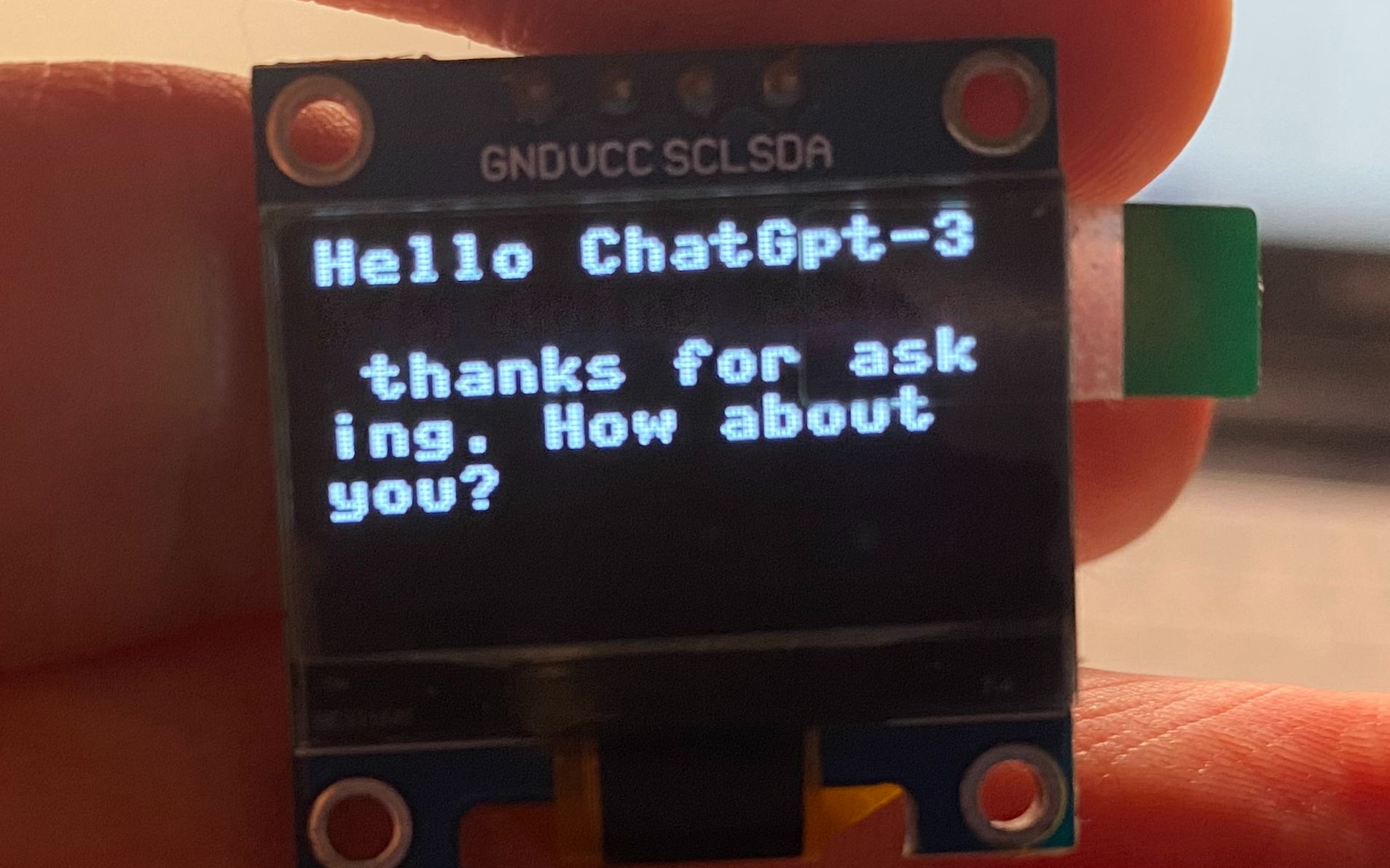 ChatGPT 的实体化 ESP8266 机器人聊天